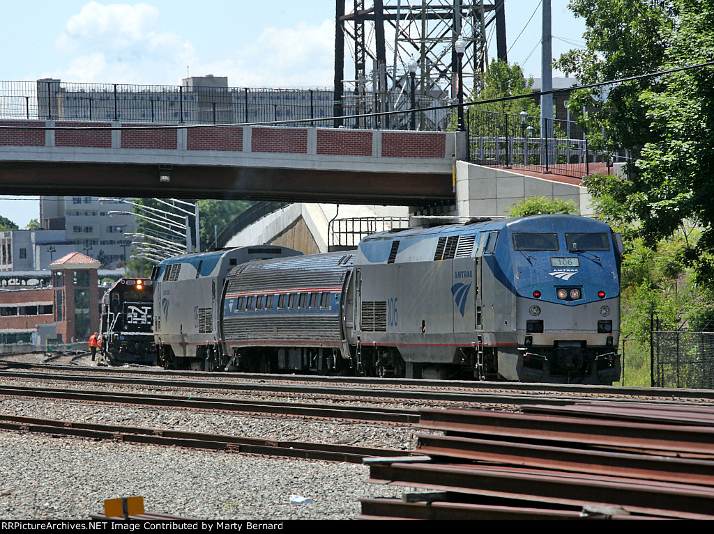 AMTK 106 and 195 Spliced by an Amfleet Car